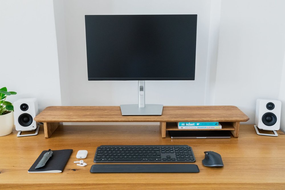 Premium Oak Wooden Monitor Stand: Walnut Elegance MISURA