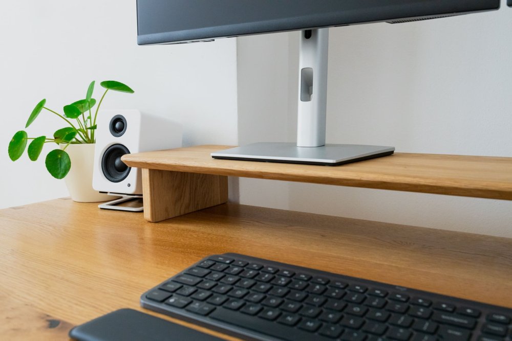 Premium Oak Wooden Monitor Stand: Timeless Natural MISURA